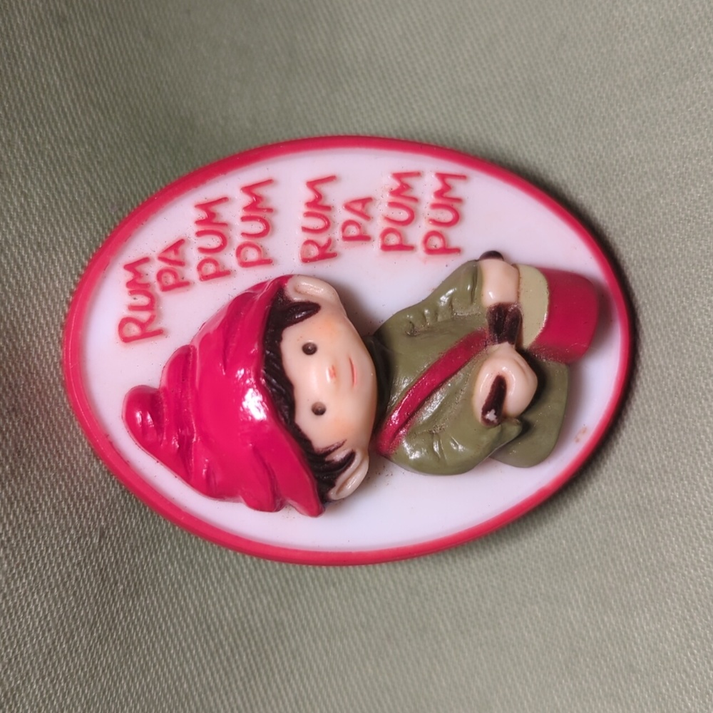 Vintage Hallmark 1970s Cameo Drummer Boy Pin - Gem